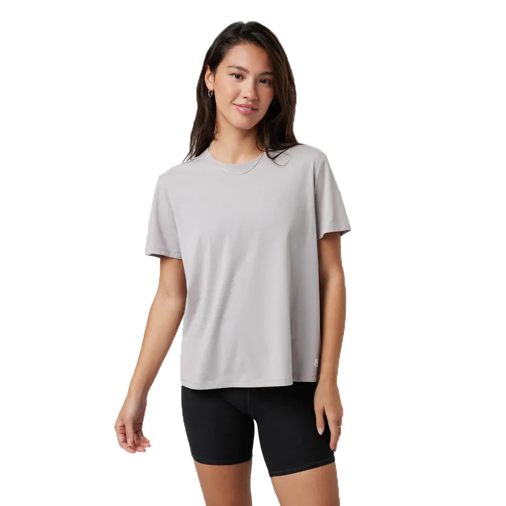 Discover Vuori Women's Feather Short Sleeve Tee - Lightweight Comfort – Mountain High Outfitters